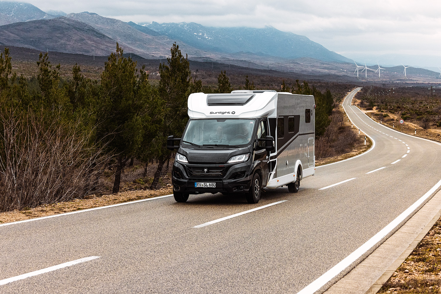 Semi-integrated motorhome | McRent